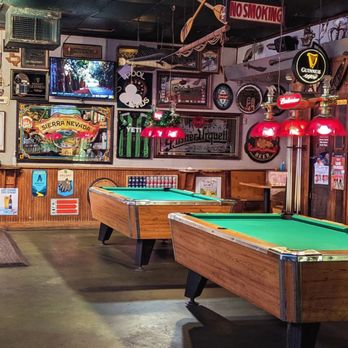 CROWN AND ANCHOR PUB - Updated October 2025 - 100 Photos & 339 Reviews ...