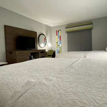 HAMPTON INN & SUITES SPRINGFIELD - Updated October 2025 - 145 Photos ...