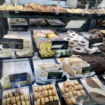 CHARLIE’S BAKERY & CREAMERY - Updated July 2024 - 308 Photos & 188 ...