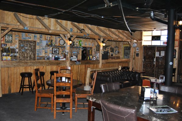 BUFFALO INN - Updated December 2025 - 35 Photos - Mile 143 Alaska ...