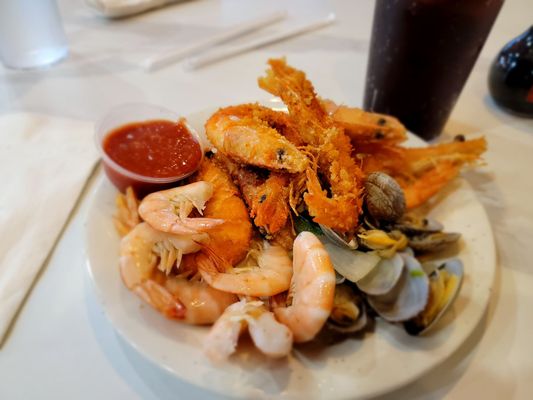 HARBOR SEAFOOD SUPER BUFFET - 10030 N Metro Pkwy, Phoenix, Arizona ...