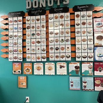 DESERT DONUTS - Updated March 2025 - 411 Photos & 481 Reviews - 3134 W ...