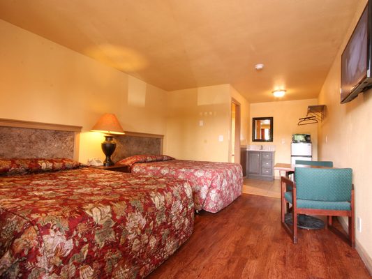 EMERALD BEST MOTEL IN EDMONDS - Updated October 2025 - 23 Photos ...