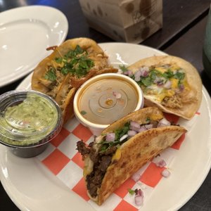 PRETTY LITTLE TACO - 127 Photos & 121 Reviews - 1197 Peachtree St NE ...