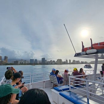 PINK SAILS WAIKIKI - Updated July 2025 - 962 Photos & 692 Reviews - 1 ...