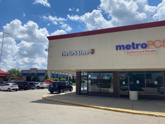 THE UPS STORE - Updated January 2025 - 24 Photos & 31 Reviews - 7301 W ...