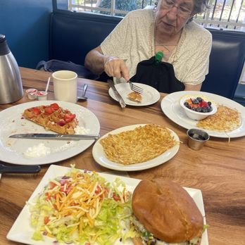 REY MIMOSA BREAKFAST AND LUNCH - Updated August 2024 - 119 Photos & 111 ...