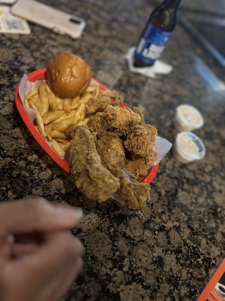 3D’S KRAZY KITCHEN BAR & LOUNGE - Updated October 2024 - 38 Photos & 58 ...