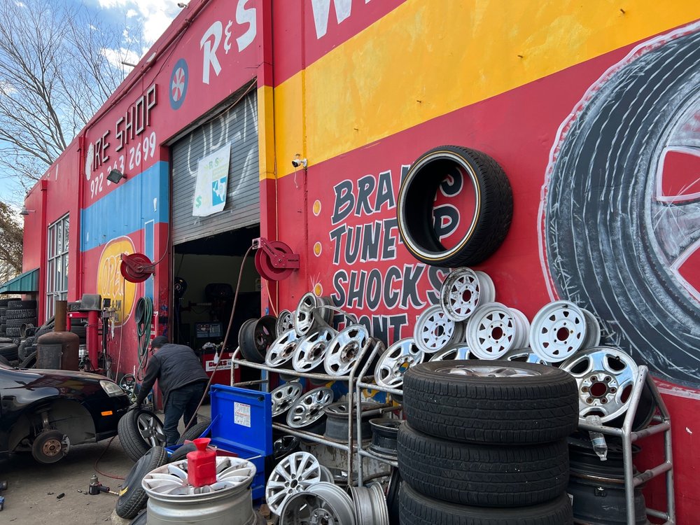 Harry Hines Tire Shop