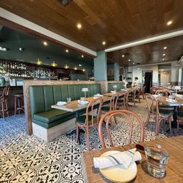 ALORA - Updated December 2025 - 230 Photos & 54 Reviews - 2502 Dunlavy ...