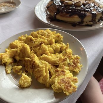 HOBNOB - Updated May 2025 - 369 Photos & 350 Reviews - 277 Sheridan Rd ...