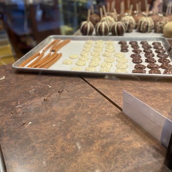 THE ROYAL CHOCOLATE - Updated January 2025 - 575 Photos & 156 Reviews ...