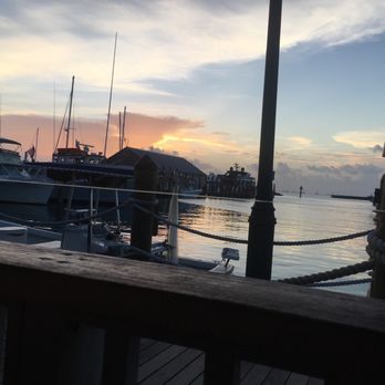 HALF SHELL RAW BAR - Updated November 2024 - 1273 Photos & 1023 Reviews ...