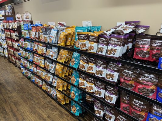 SNYDERS OF HANOVER FACTORY STORE - Updated July 2024 - 42 Photos & 31 ...