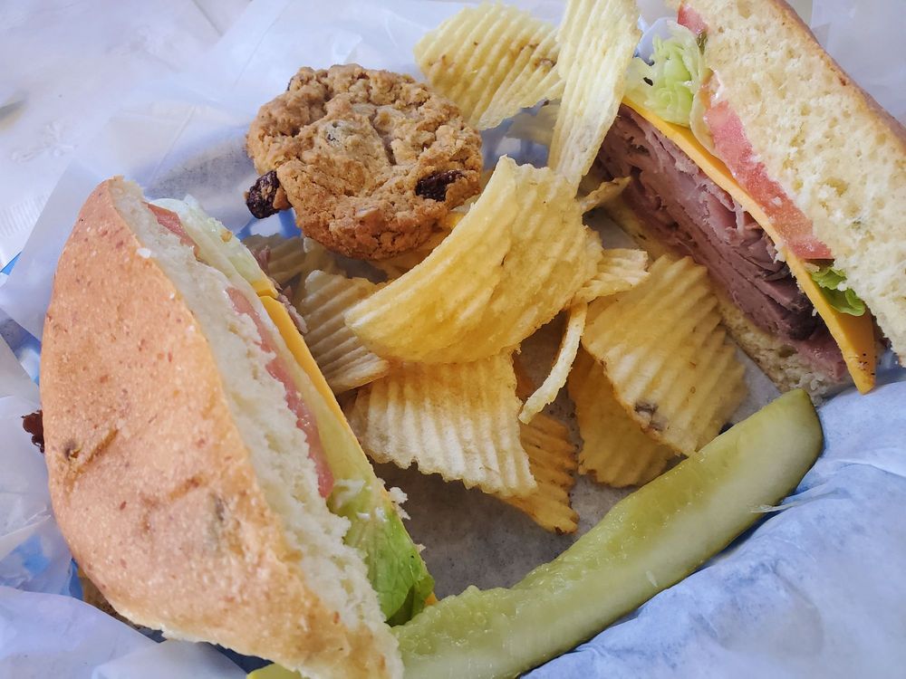 TWO SISTER’S PECAN HOUSE - Updated December 2025 - 20 Photos & 30 ...