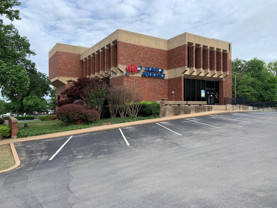 AAA - TULSA - Updated November 2025 - 13 Photos - 2121 E 15th St, Tulsa ...