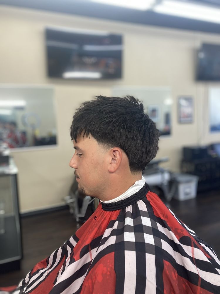 GOLDEN EDGE BARBERSHOP - Updated December 2025 - 10 Photos & 26 Reviews ...