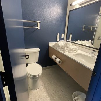 SPARK BY HILTON MODESTO - Updated January 2026 - 86 Photos & 19 Reviews ...