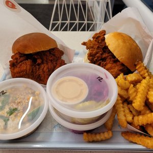 PRETTY BIRD HOT CHICKEN - DOWNTOWN - 907 Photos & 1351 Reviews - 146 ...