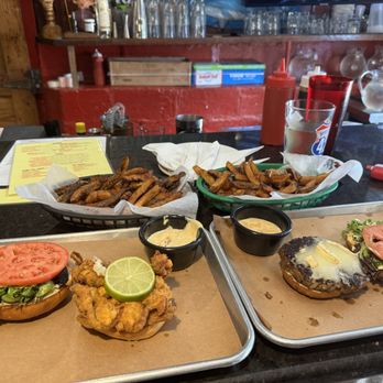 HAMMERHEADS - Updated July 2024 - 1236 Photos & 1392 Reviews - 921 Swan ...