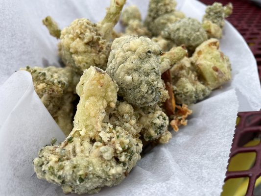 BINGA’S WINGAS - Updated August 2025 - 104 Photos & 105 Reviews - 907 ...