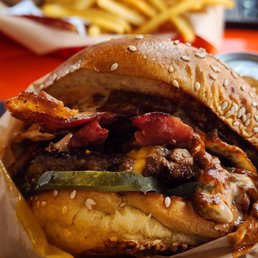 BURGER DISTRICT LA - Updated May 2025 - 296 Photos & 201 Reviews - 231 ...