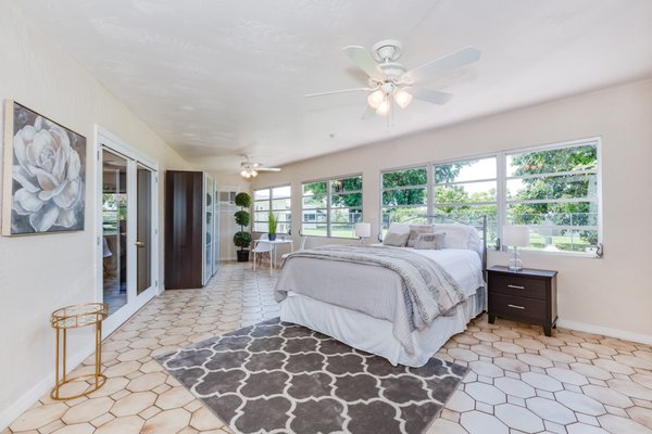 GG HARRISON & ADRIANA KRELLIN - VENTURE REALTY GROUP - Updated January ...