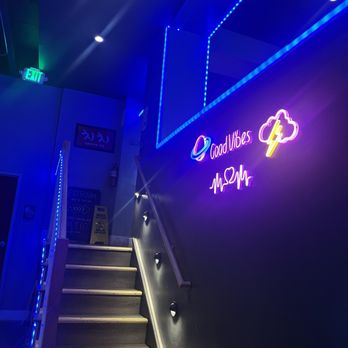 CHI CHI - Updated August 2024 - 242 Photos & 192 Reviews - 610 S ...