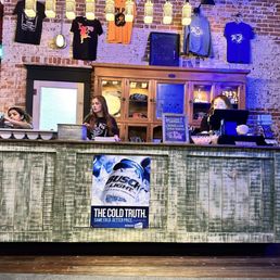 THE TIN PIG TAVERN - Updated June 2025 - 35 Photos & 28 Reviews - 1203 ...