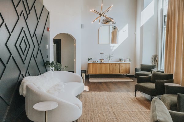 THE LADIES ROOM - Updated January 2026 - 14 Photos & 42 Reviews - 8538 ...