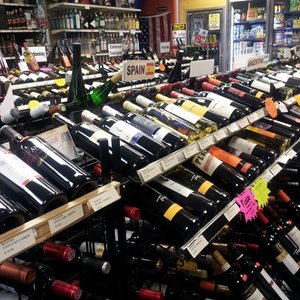 LIQUOR LAND - Updated June 2024 - 16 Photos & 83 Reviews - 1033 ...