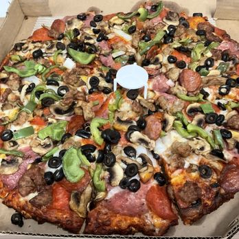 ROUND TABLE PIZZA - Updated December 2025 - 166 Photos & 285 Reviews ...