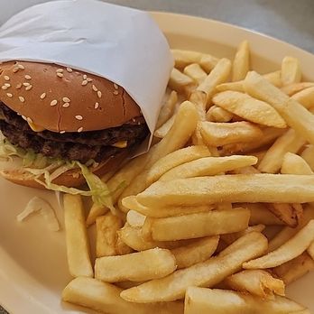 CHRIS’ BURGERS - Updated July 2025 - 41 Photos & 60 Reviews - 407 Iowa ...