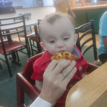 ROUND TABLE PIZZA - Updated June 2026 - 86 Photos & 107 Reviews - 4141 ...