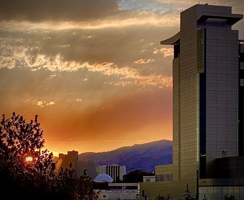 RENOWN REGIONAL MEDICAL CENTER - Updated August 2024 - 178 Photos & 337 ...