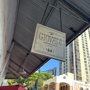 GIOVEDI - Updated October 2025 - 864 Photos & 150 Reviews - 10 N Hotel ...