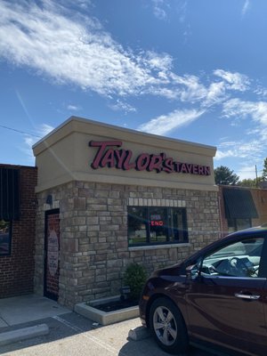 TAYLOR’S TAVERN - 33 Photos & 51 Reviews - 5539 Dayton Springfield Rd ...