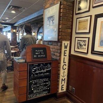 SINDBADS RESTAURANT & MARINA - Updated December 2025 - 206 Photos & 265 ...