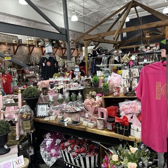 MERCHANT SQUARE - KANSAS CITY - Updated October 2025 - 33 Photos & 41 ...