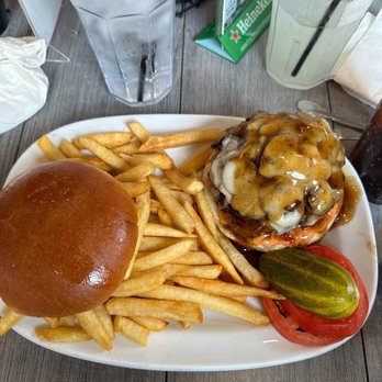 TRACKS - Updated November 2025 - 350 Photos & 667 Reviews - 108 W Main ...