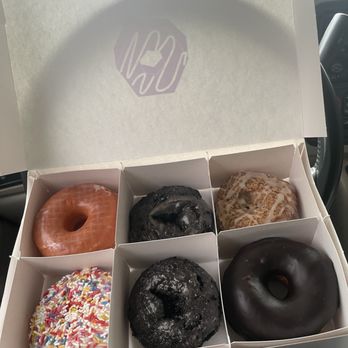 BEACON DOUGHNUTS - Updated November 2025 - 588 Photos & 274 Reviews ...
