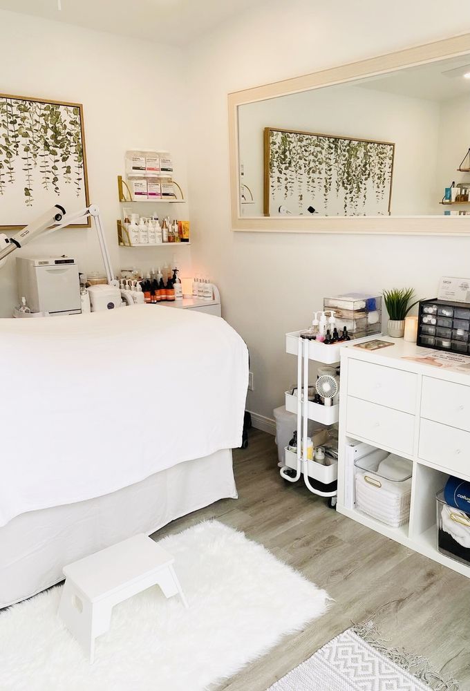 WHITNEY LUHRSEN SKINCARE - Updated April 2025 - 31 Photos - 124 N ...