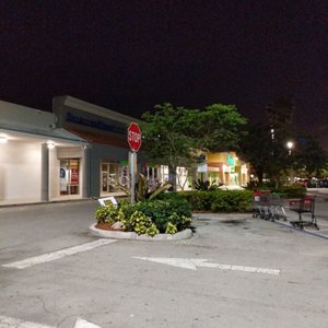 DADELAND STATION - 25 Photos & 39 Reviews - 8328 South Dixie Hwy, Miami ...