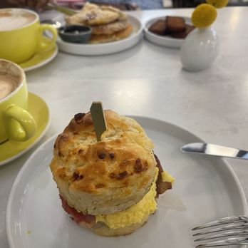 THE CORNER PANTRY - Updated June 2024 - 257 Photos & 210 Reviews - 6080 ...