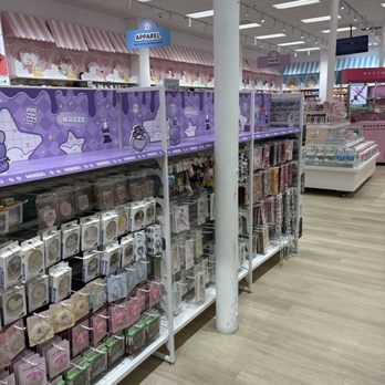 MINISO - Updated October 2025 - 165 Photos & 26 Reviews - 9749 Baseline ...