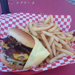 FLIPPING OUT BURGERS AND FRIES - 124 Photos & 268 Reviews - 4008 S 12th ...