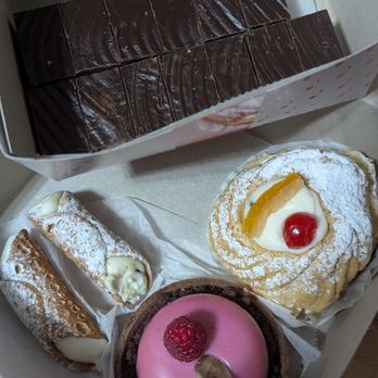 LULU’S BAKERY - Updated June 2025 - 765 Photos & 526 Reviews - 179-04 / ...