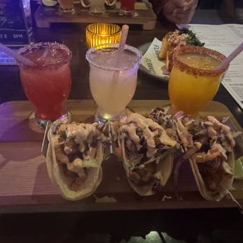 FLANKER KITCHEN + SPORTS BAR - Updated May 2025 - 430 Photos & 360 ...