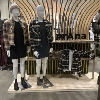 COLUMBIA SPORTSWEAR COMPANY EMPLOYEE STORE - Updated January 2026 - 148 ...