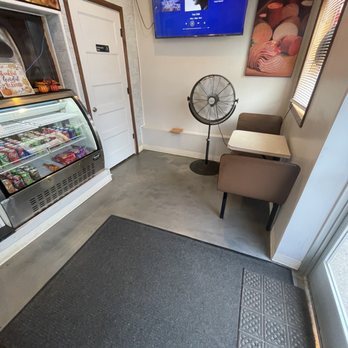 HARDING STREET DELI - Updated July 2025 - 24 Photos & 10 Reviews - 2435 ...